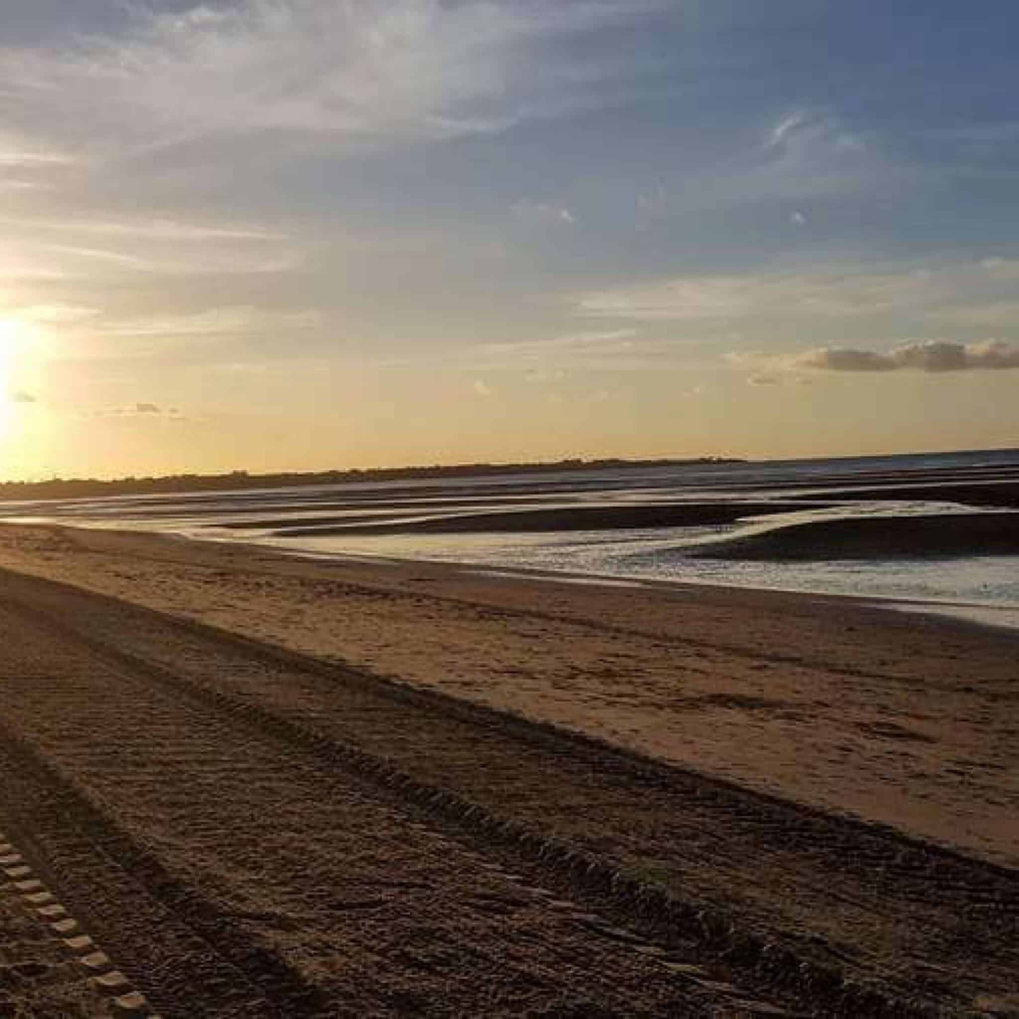 Pialba, Accommodation, History, Things To Do