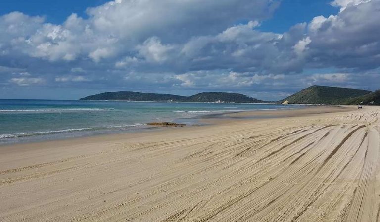 Double Island Point Queensland, 4WD Beach Driving